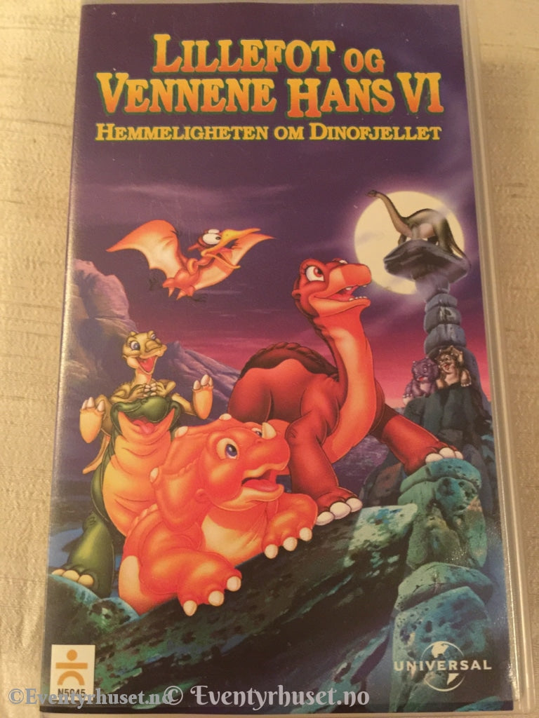 Lillefot og vennene hans 6. Hemmeligheten om dinofjellet. VHS ...
