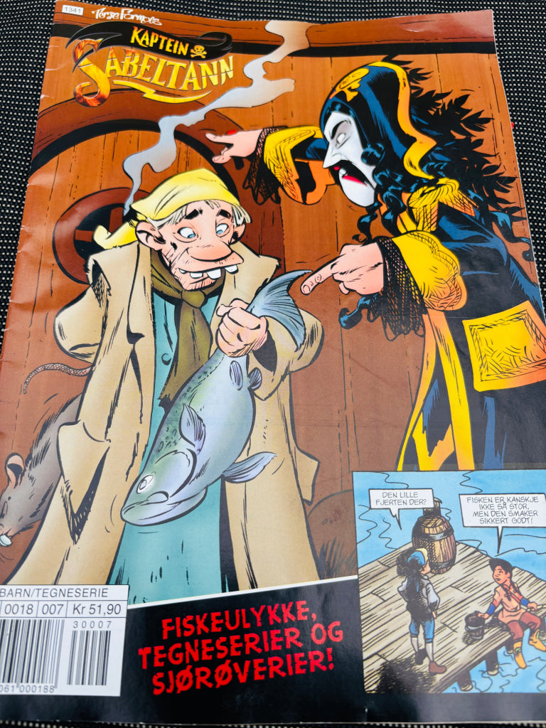 Terje Formoe. Kaptein Sabeltann. 2013/07. Tegneserieblad. – Eventyrhuset
